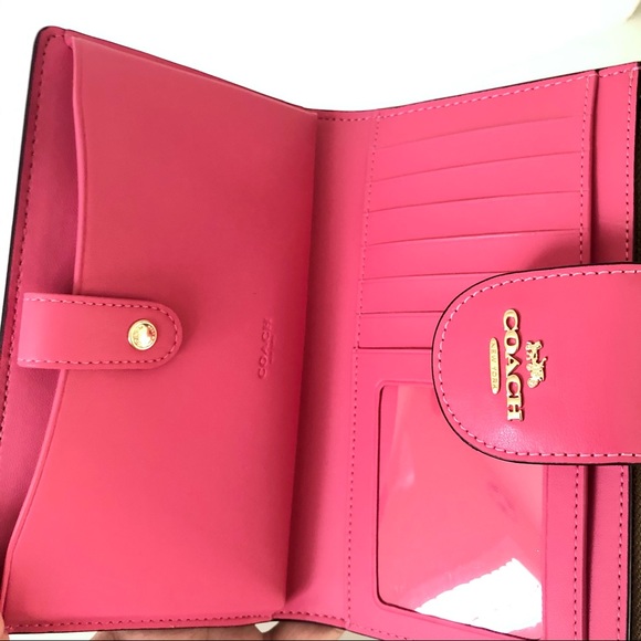 Coach | Bags | Coach Gallery Tote Signature Pink Purse Wallet Set ...